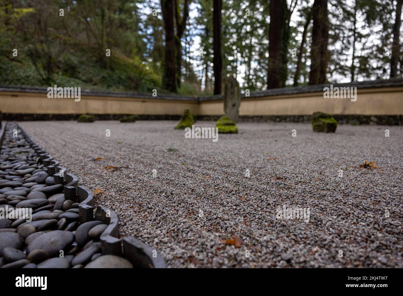 Karesansui style hi-res stock photography and images - Alamy