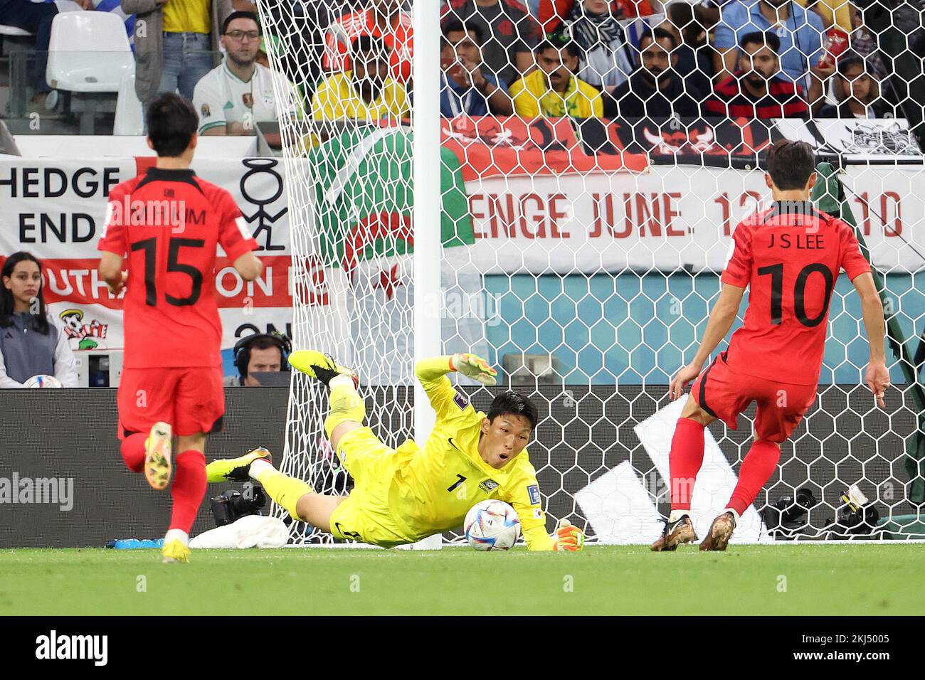 November 24, 2022, Rome, Qatar: Goalkeeper of South Korea Kim Seung-Gyu ...