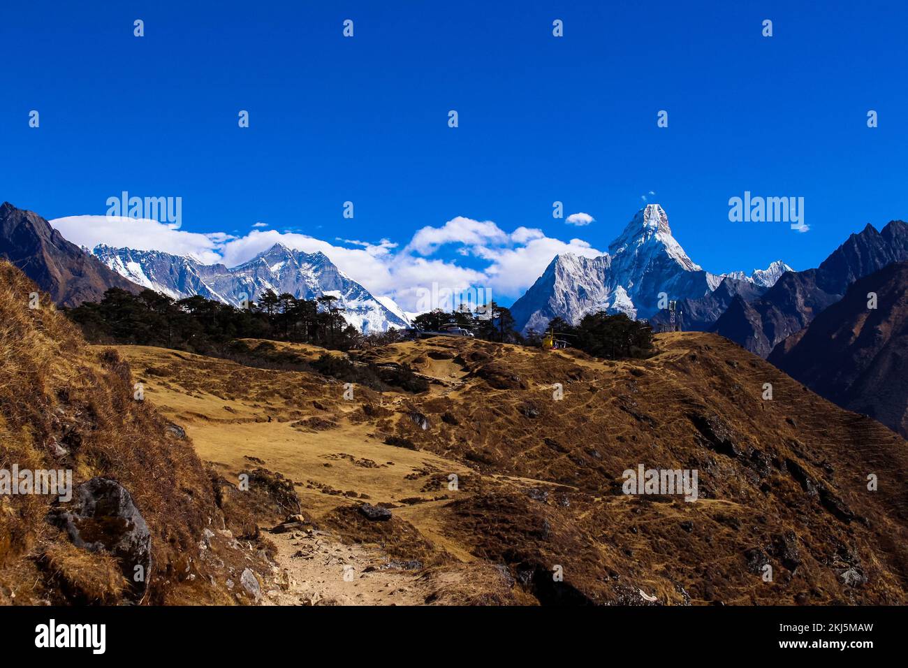 Everest Base Camp and Amadablam Trekking in the Himalayas of Solukhumbu ...