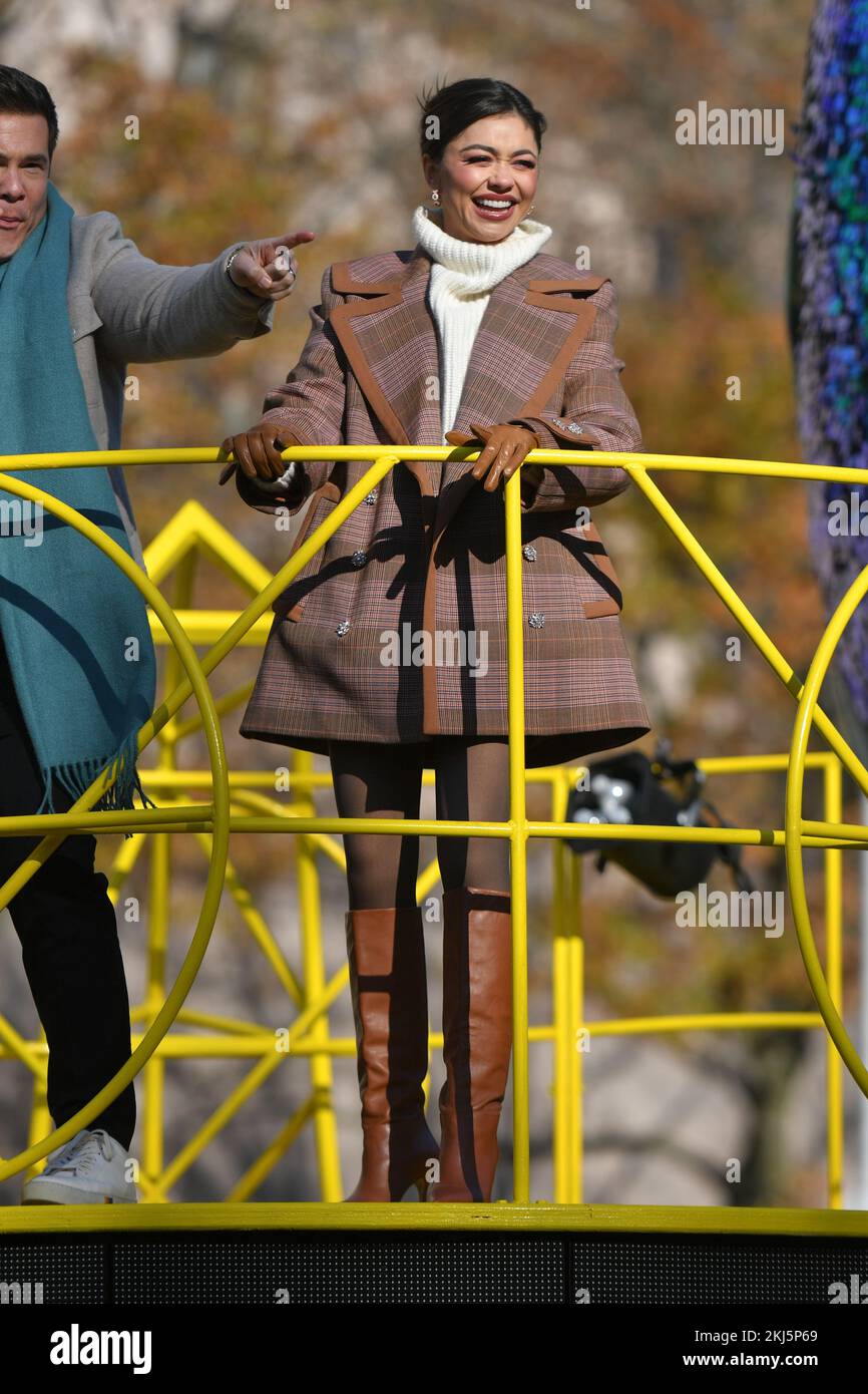 Sarah Hyland attends the 96th Annual Macy's Thanksgiving Day Parade on ...