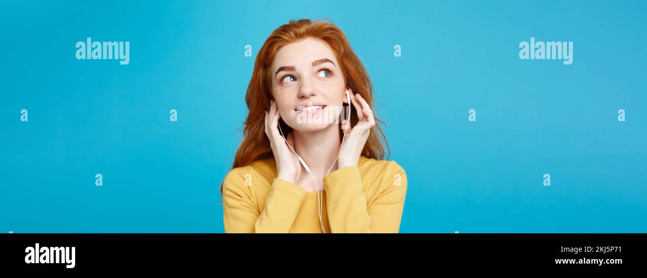 Lifestyle concept - Portrait of cheerful happy ginger red hair girl ...