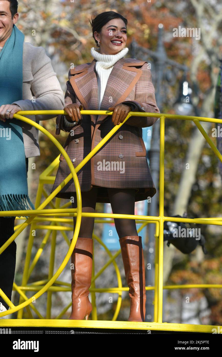 Sarah Hyland attends the 96th Annual Macy's Thanksgiving Day Parade on ...