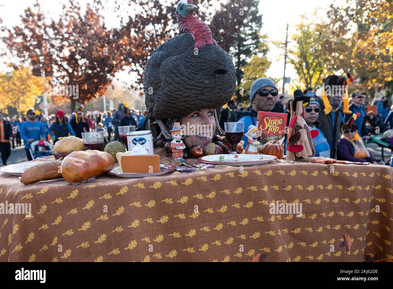 Sacramento, CA, USA. 24th Nov, 2022. Heather Oakes of Sacramento wears ...