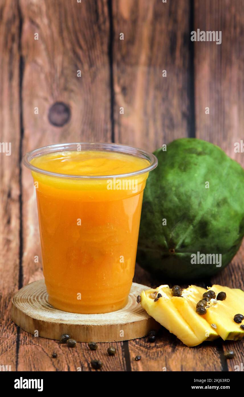 Pictures of some juices and smoothies with donuts Stock Photo - Alamy