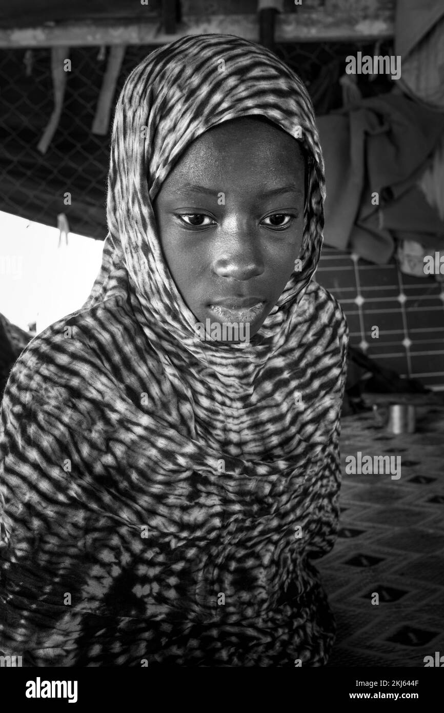 Mauritania, on the trail to Tichitt, nomad camp, portrait Stock Photo ...