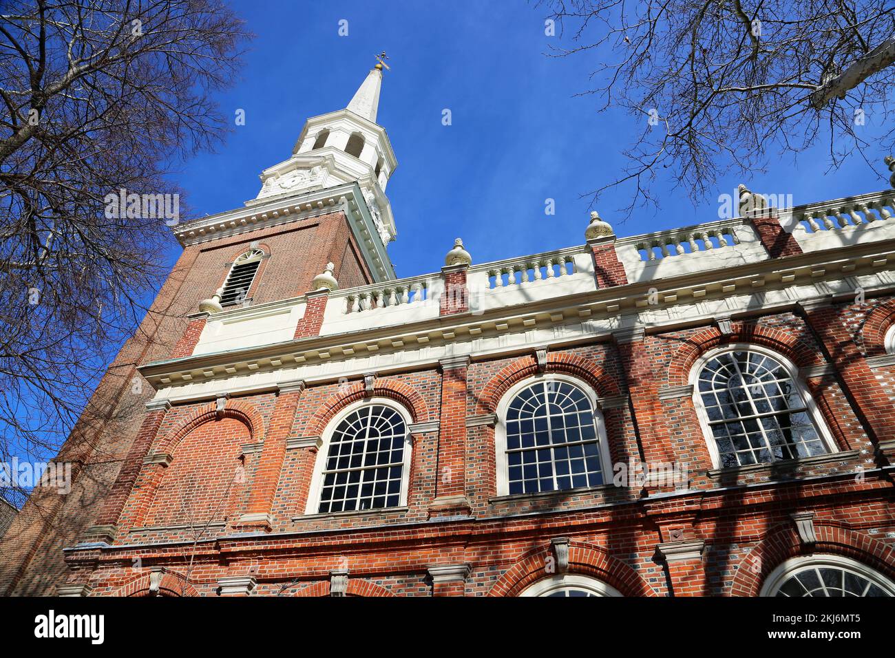 Side view at Christ Church - Philadelphia Stock Photo - Alamy