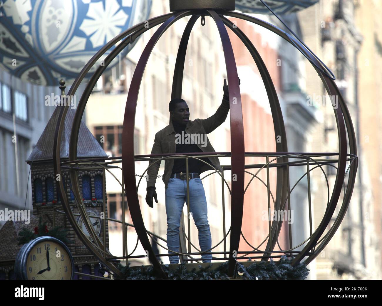 New York, USA. 24th Nov, 2022. (NEW) Jimmy Fallon, Gloria & Emily ...