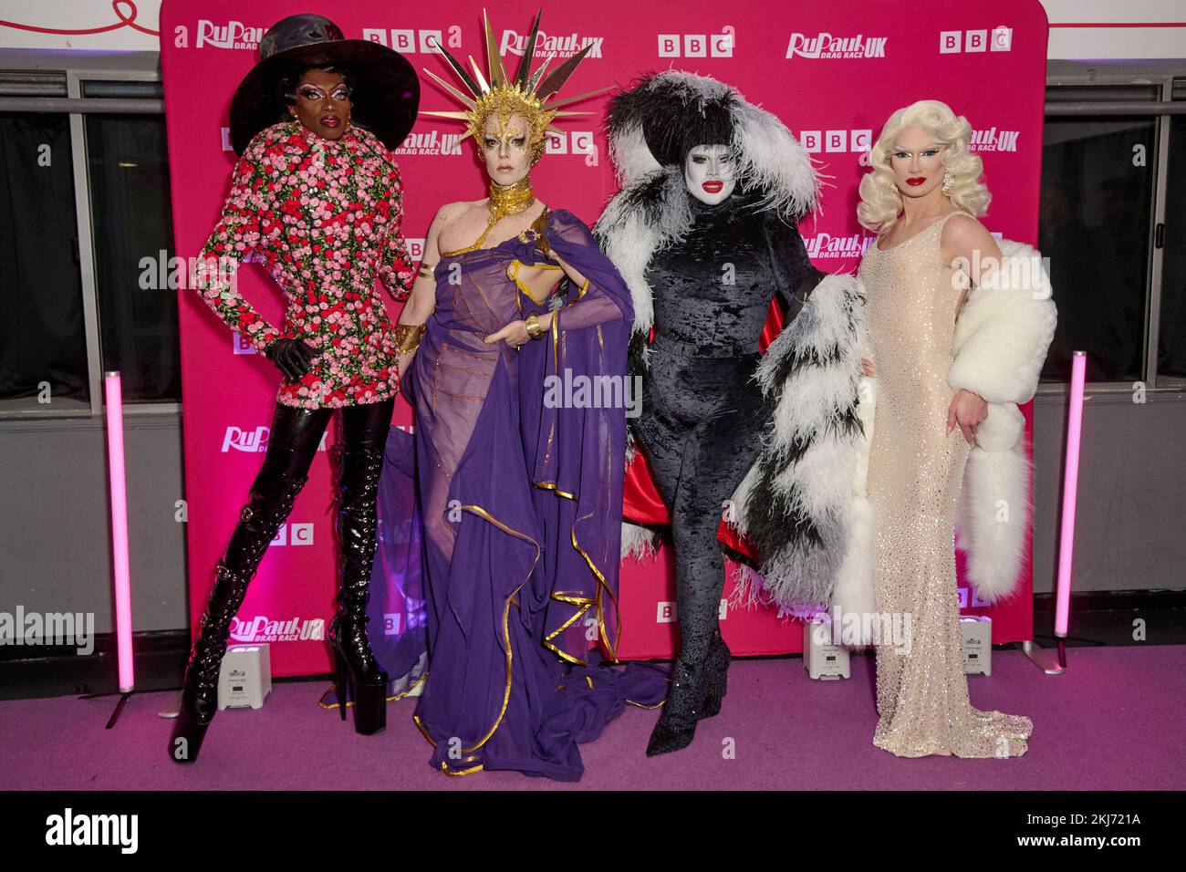 Black heade hi-res stock photography and images - Alamy