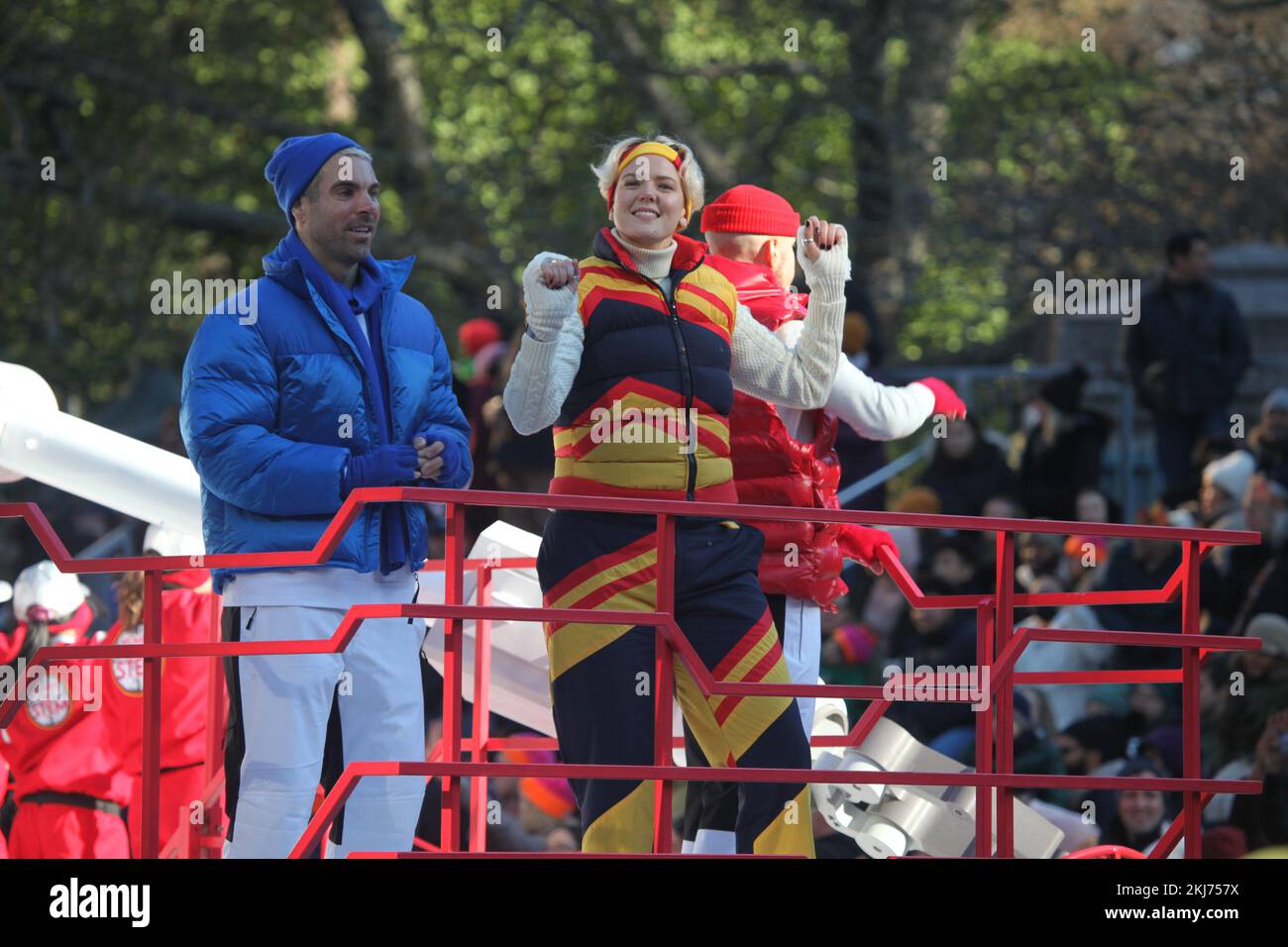 New York, USA. 24th Nov, 2022. (NEW) Jimmy Fallon, Gloria & Emily ...