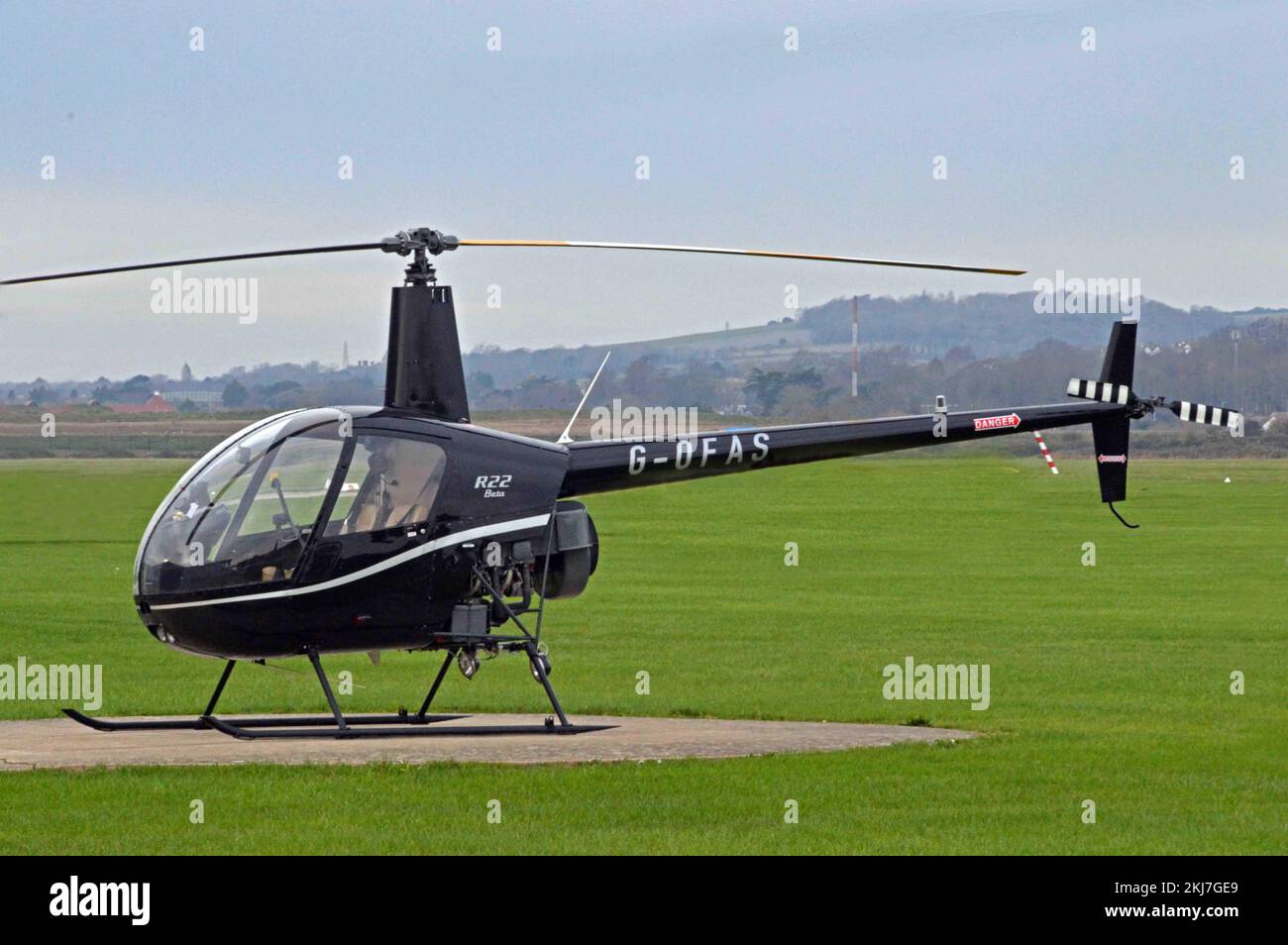 R 22 robinson helicopter hi-res stock photography and images - Alamy
