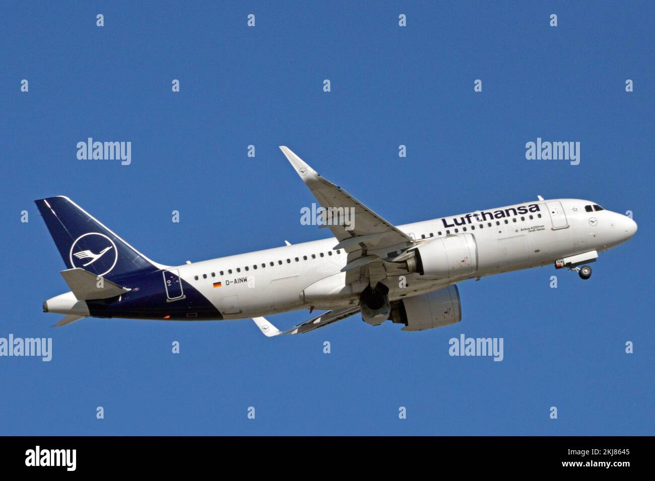 Germany, Bavaria, Munich: D-AINW Airbus A.320-271N (c/n 9251) of ...