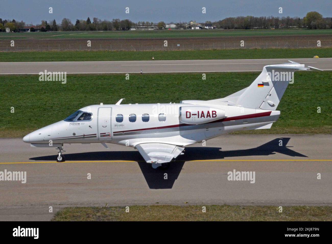 Embraer phenom 100 hi-res stock photography and images - Alamy