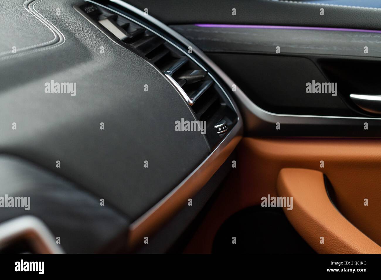 Air conditioning ducts hi-res stock photography and images - Alamy