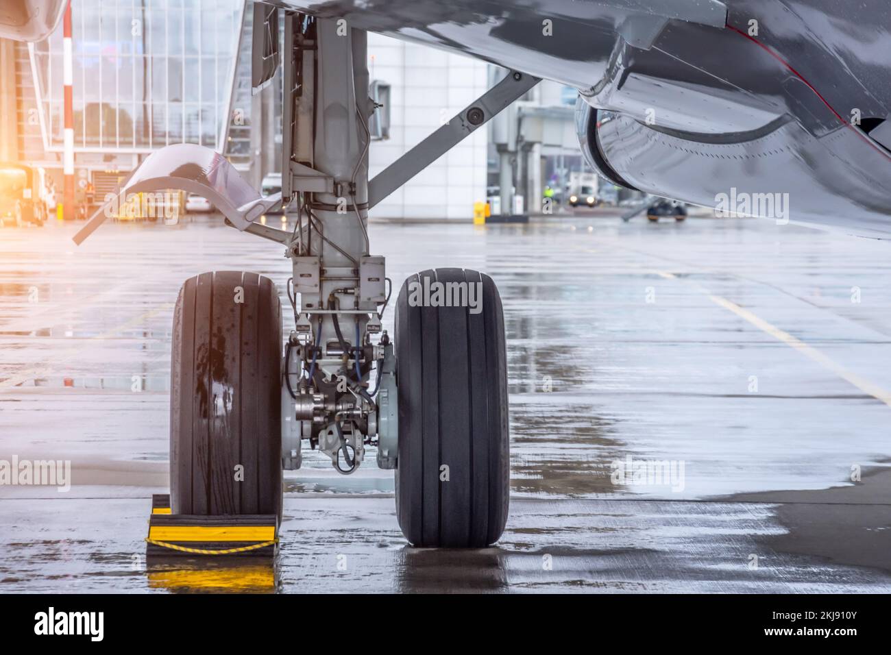 Under view of chassis hi-res stock photography and images - Alamy