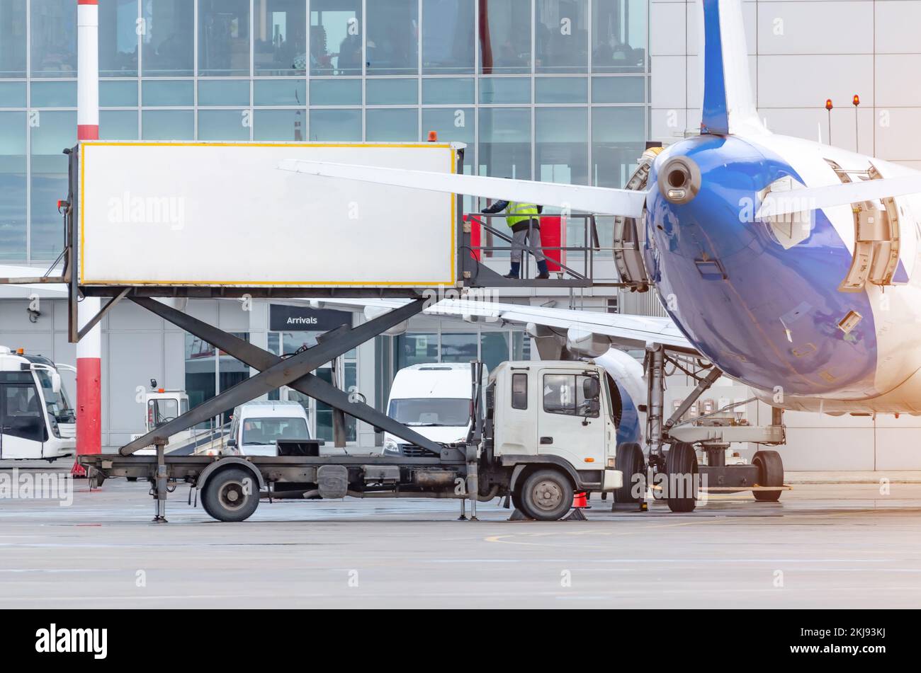 Cargo plane loading goods hi-res stock photography and images - Alamy