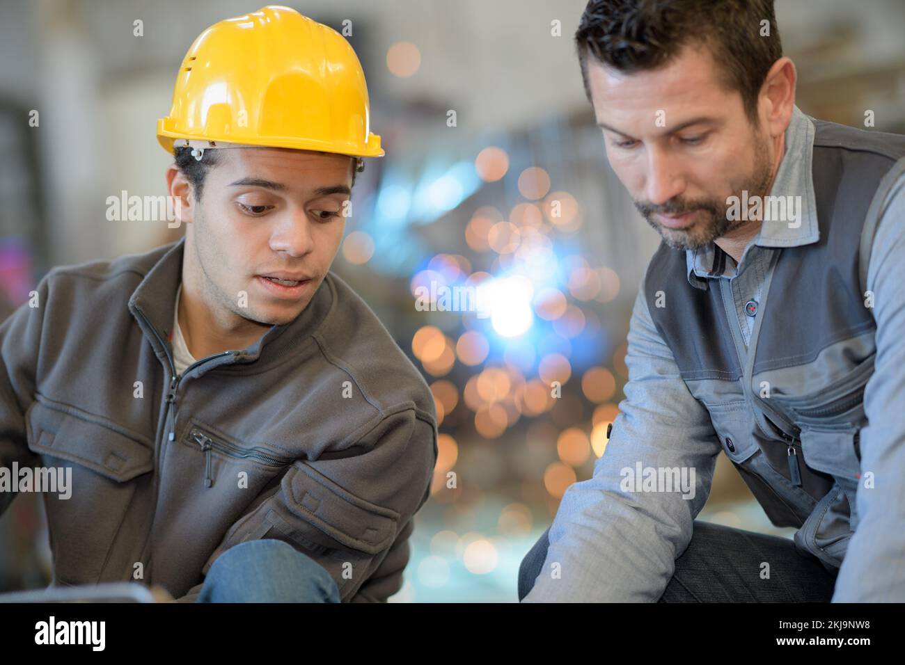 Industrial workers smiling face hi-res stock photography and images - Alamy