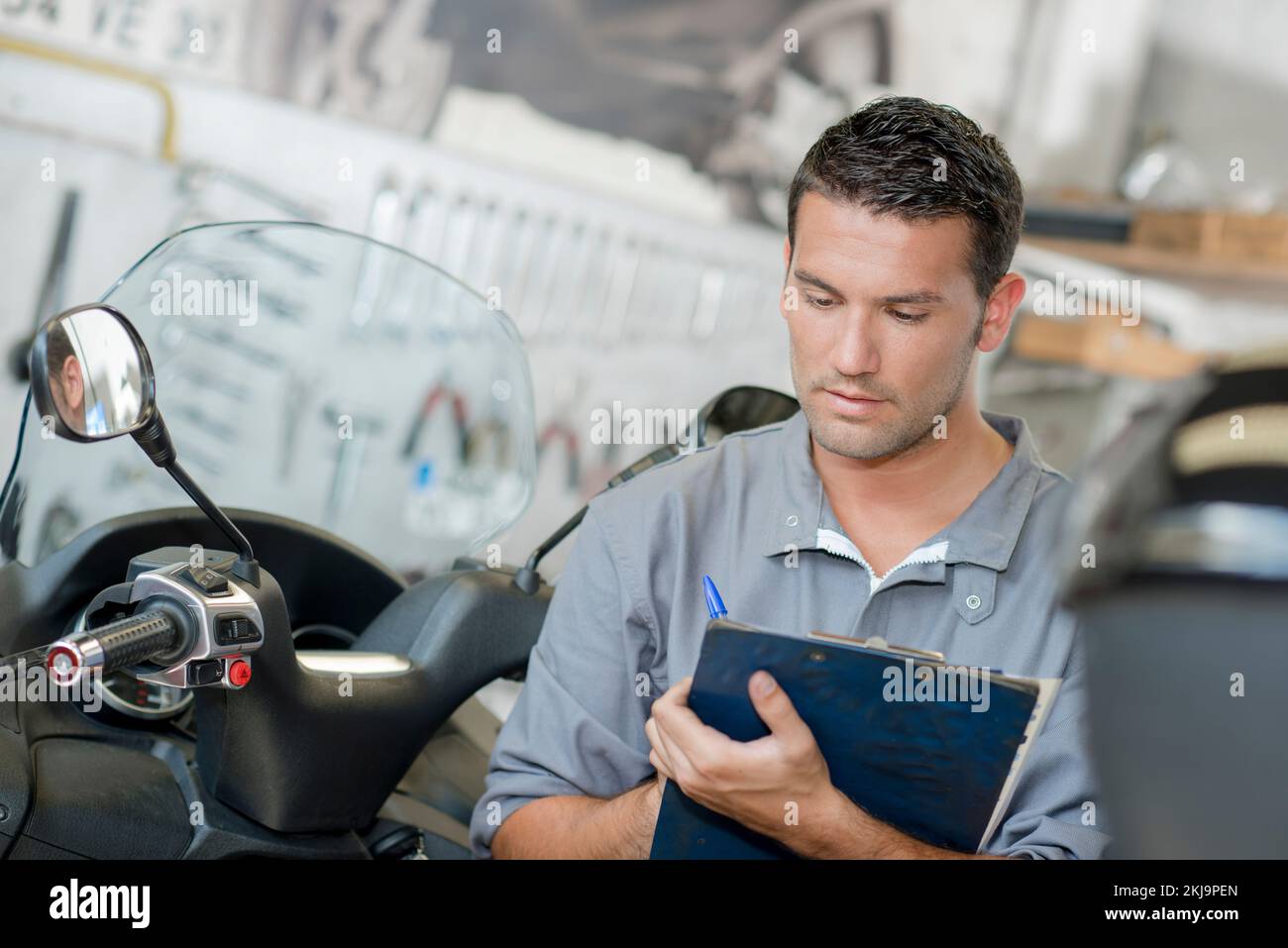 Checking the facts hi-res stock photography and images - Alamy