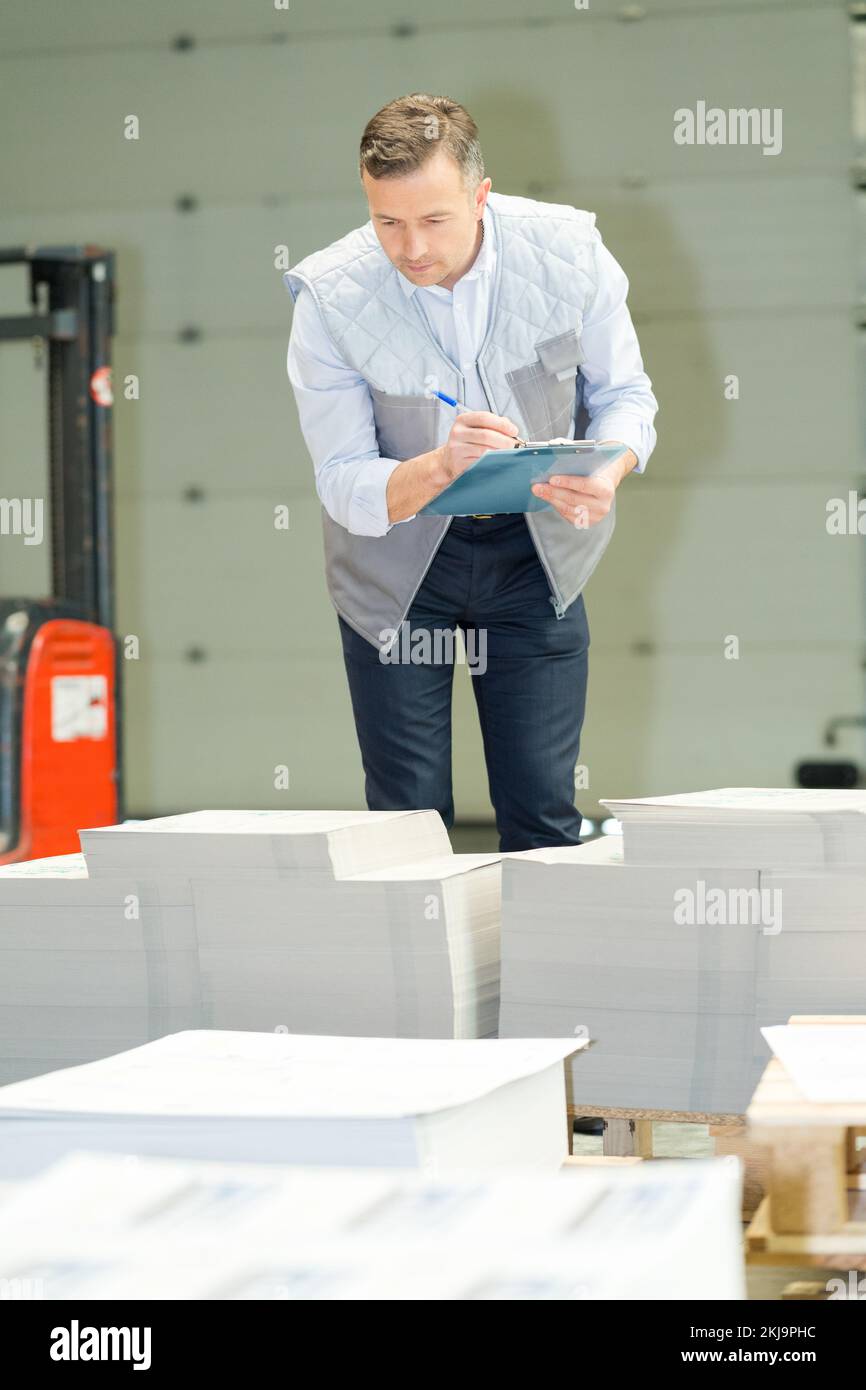 Papercraft book hi-res stock photography and images - Alamy