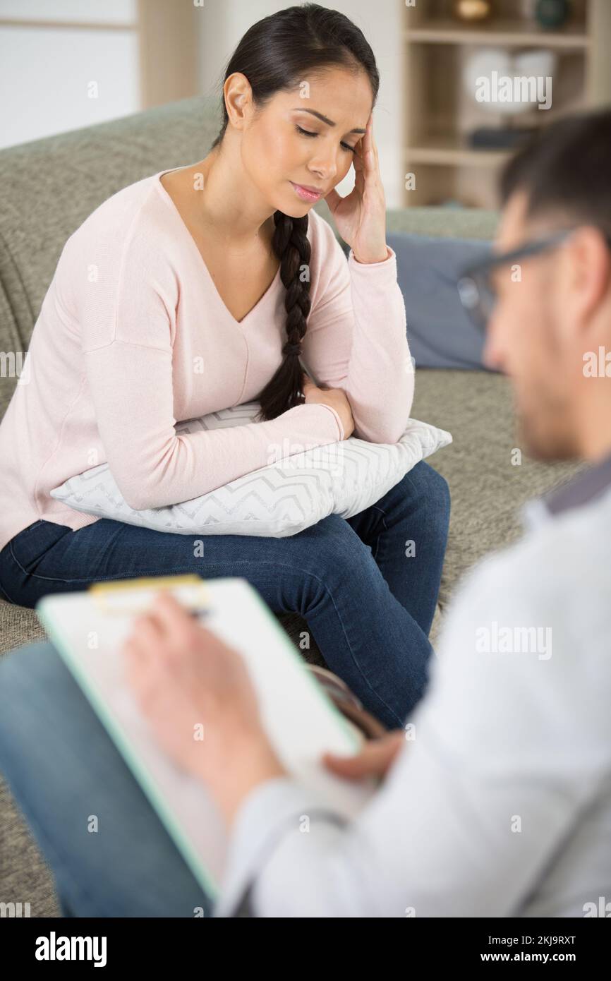 Woman talking to therapist hi-res stock photography and images - Alamy