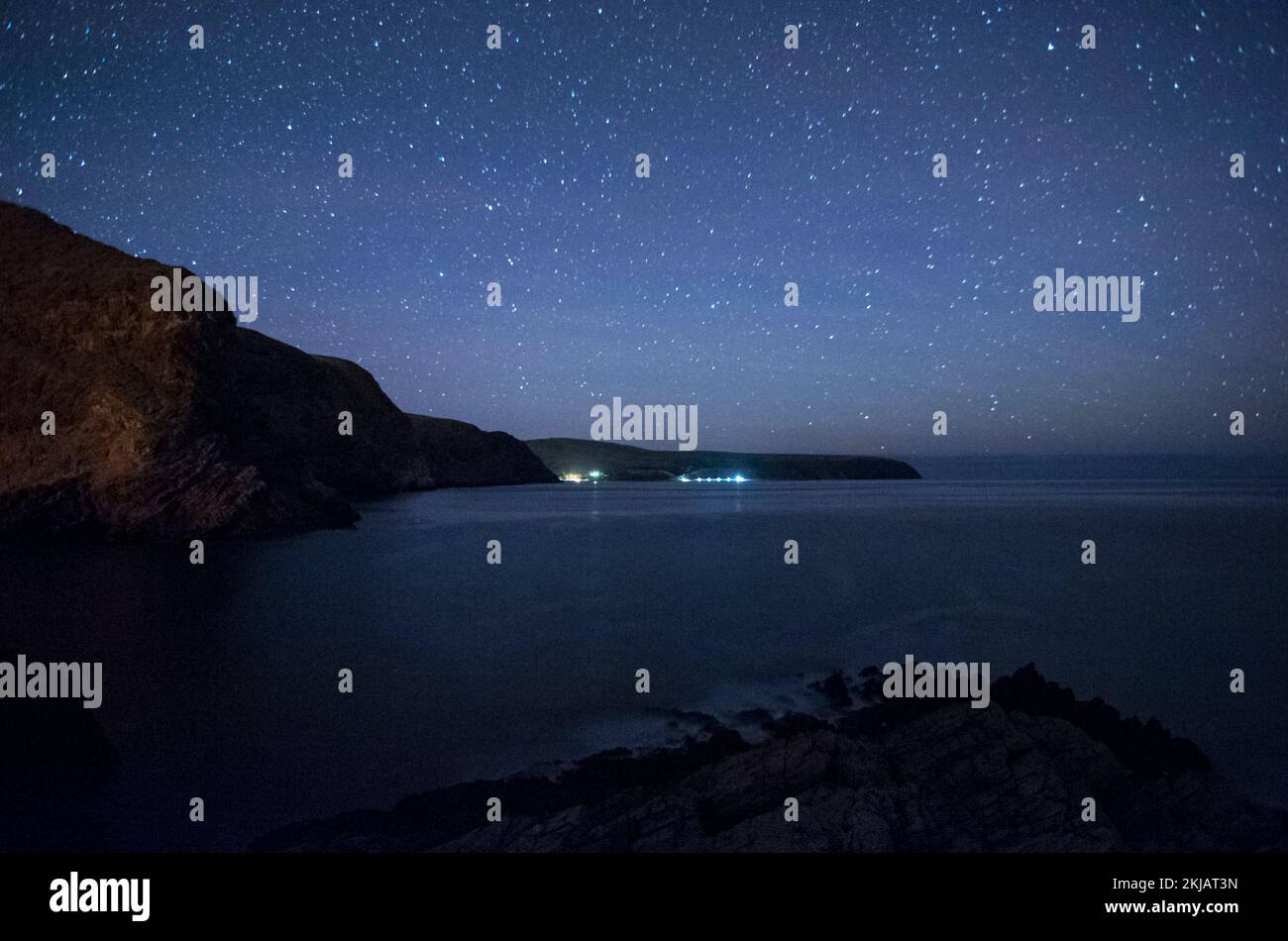 Stars over ocean hi-res stock photography and images - Alamy