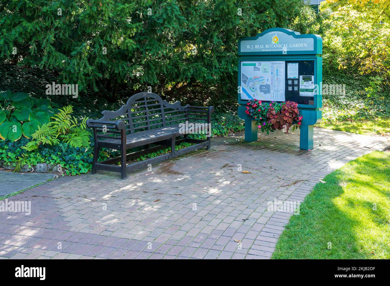 University bulletin board hi-res stock photography and images - Alamy