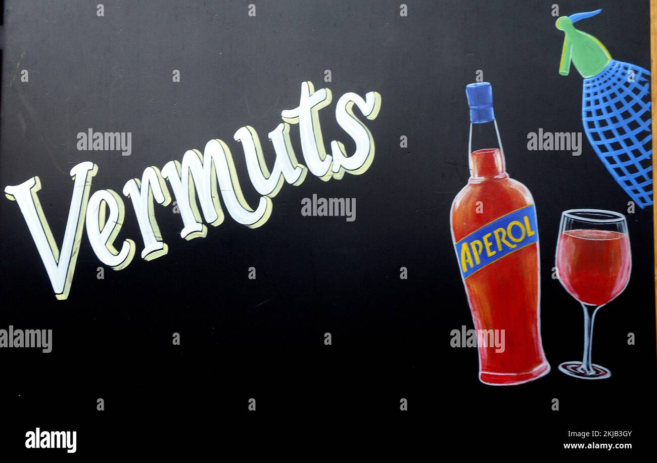 Vermut bar barcelona hi-res stock photography and images - Alamy