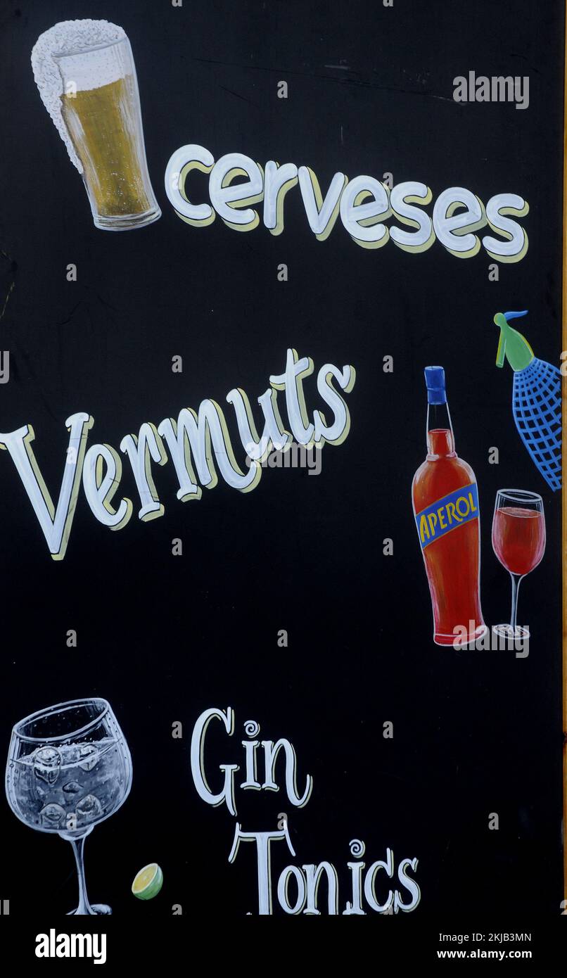 blackboard; lettering; aperitivo; vermut; perol; sangria; appetizers ...