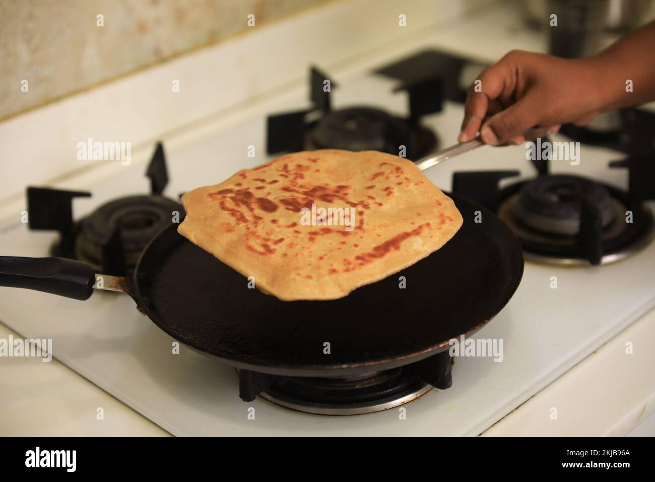 Pancakes in plate process hi-res stock photography and images - Alamy