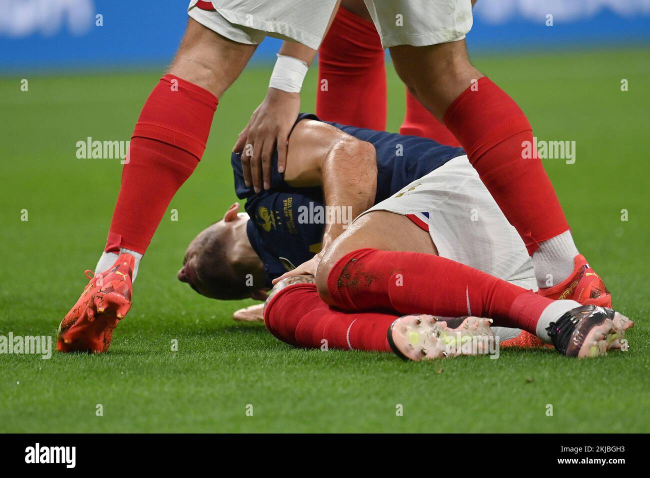 Lucas HERNANDEZ (FRA) gets badly injured in action, duels versus Mathew ...
