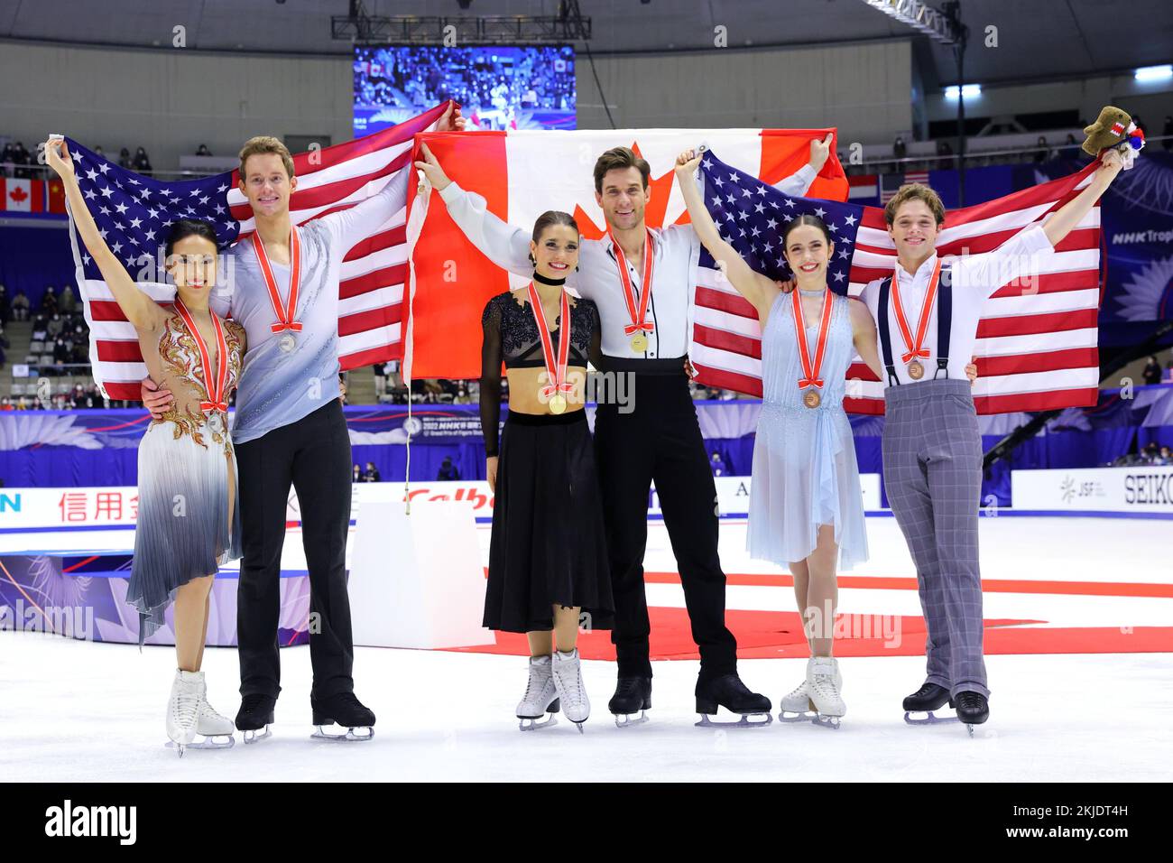 Makomanai Sekisui Heim Ice Arena, Hokkaido, Japan. 19th Nov, 2022. (L-R ...