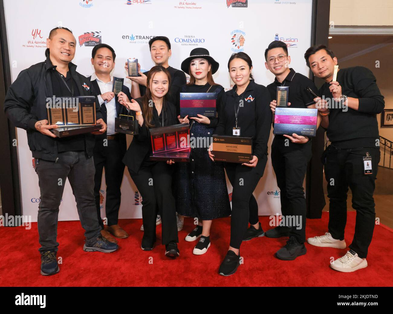 Los Angeles, California, USA. November 19th, 2022. Dr. Sam Nguyen (C ...