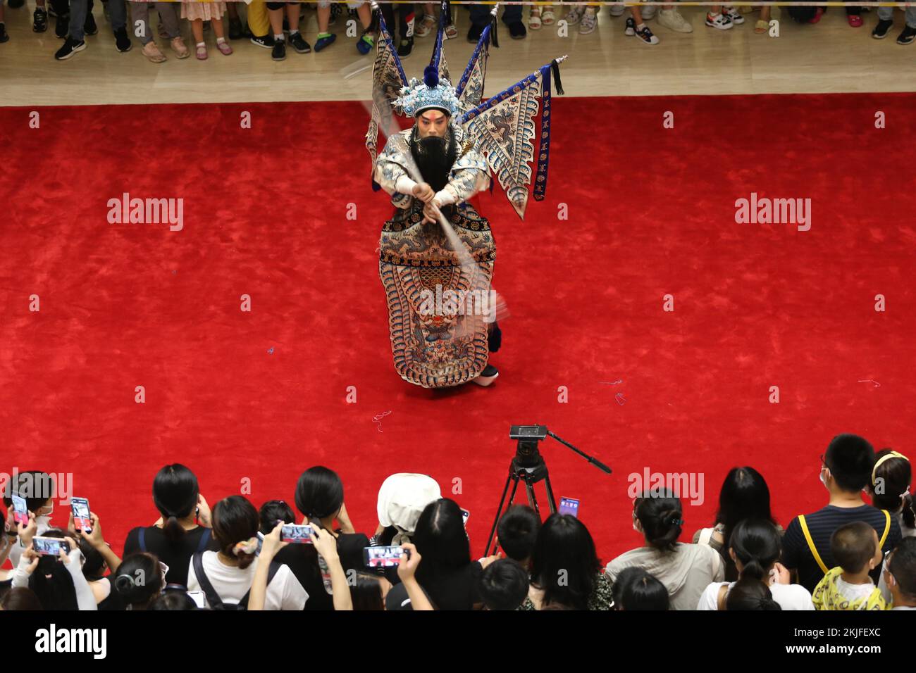 The Classic Beijing Opera Characters are in a pop-up show at Nanjing ...