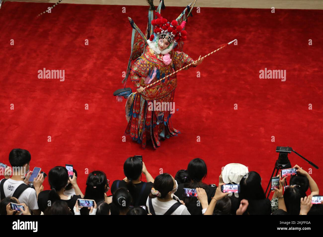 The Classic Beijing Opera Characters are in a pop-up show at Nanjing ...