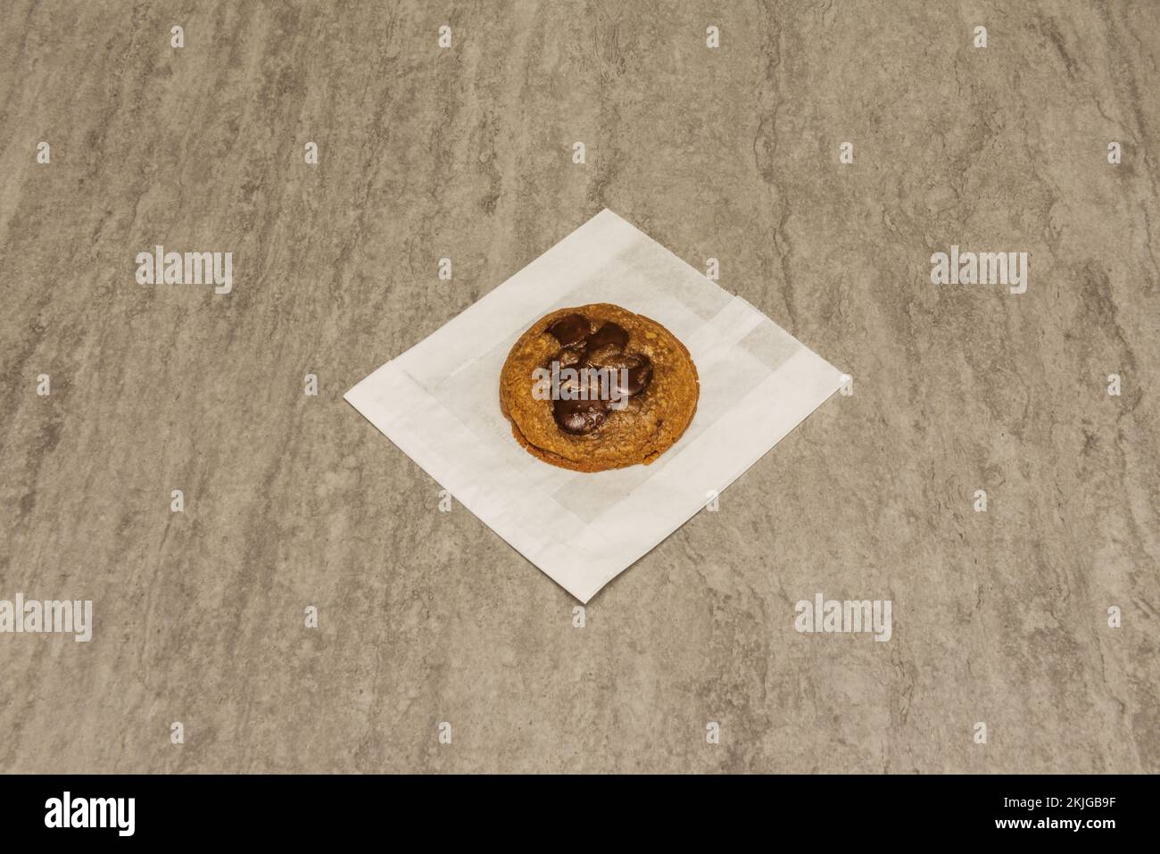 Chocolate chips is a cookie of American origin with chocolate chips as ...