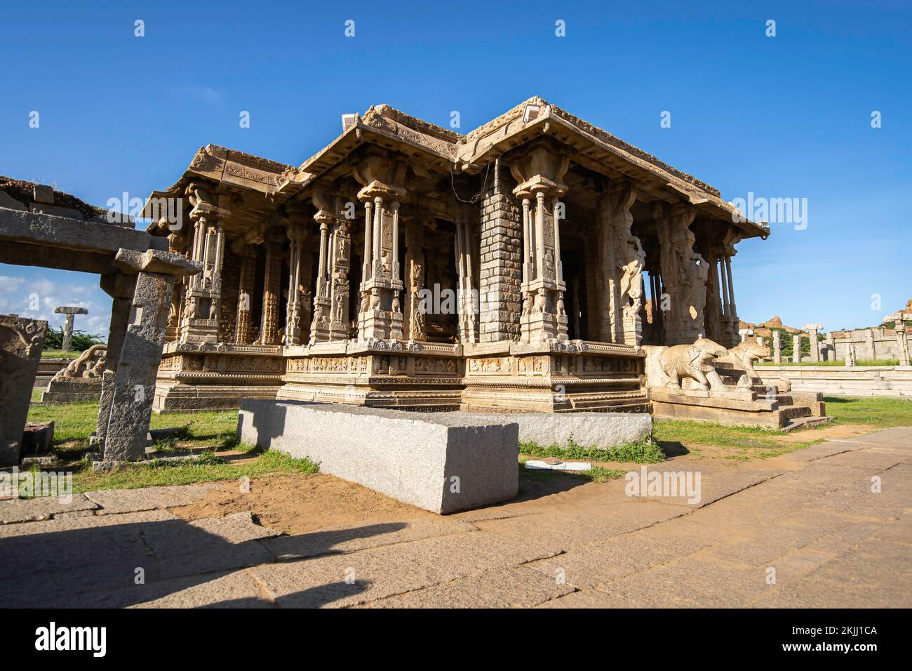 Karnataka’s tourism icon...The Stone Chariot, Hampi. Built by King ...