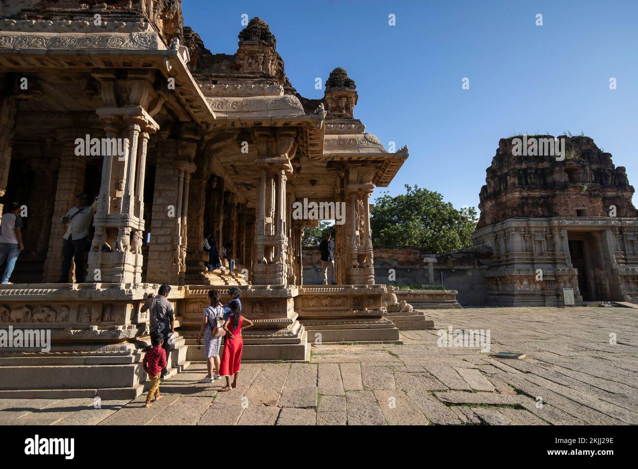 Krishnadevaraya king krishnadevaraya 16th century hi-res stock ...