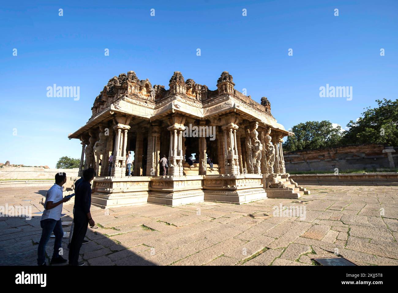 Karnataka’s tourism icon...The Stone Chariot, Hampi. Built by King ...
