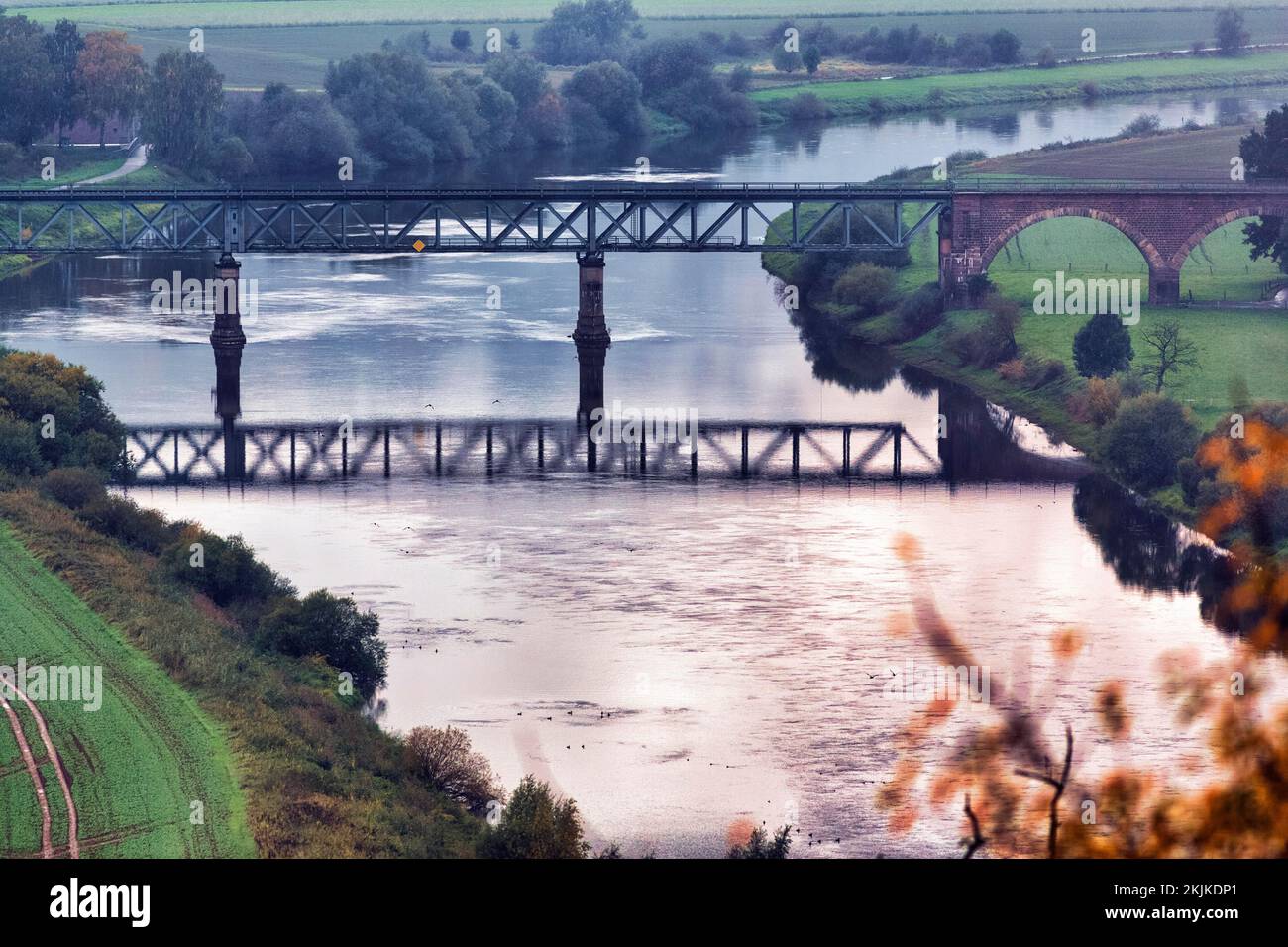 Kennedy Bridge, historic railway bridge over the Weser, architect Josef ...