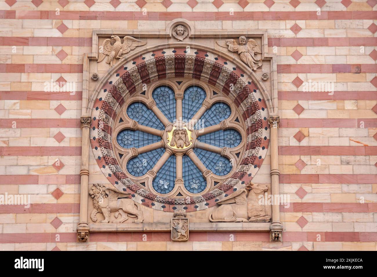 Romanesque rose window hi-res stock photography and images - Alamy
