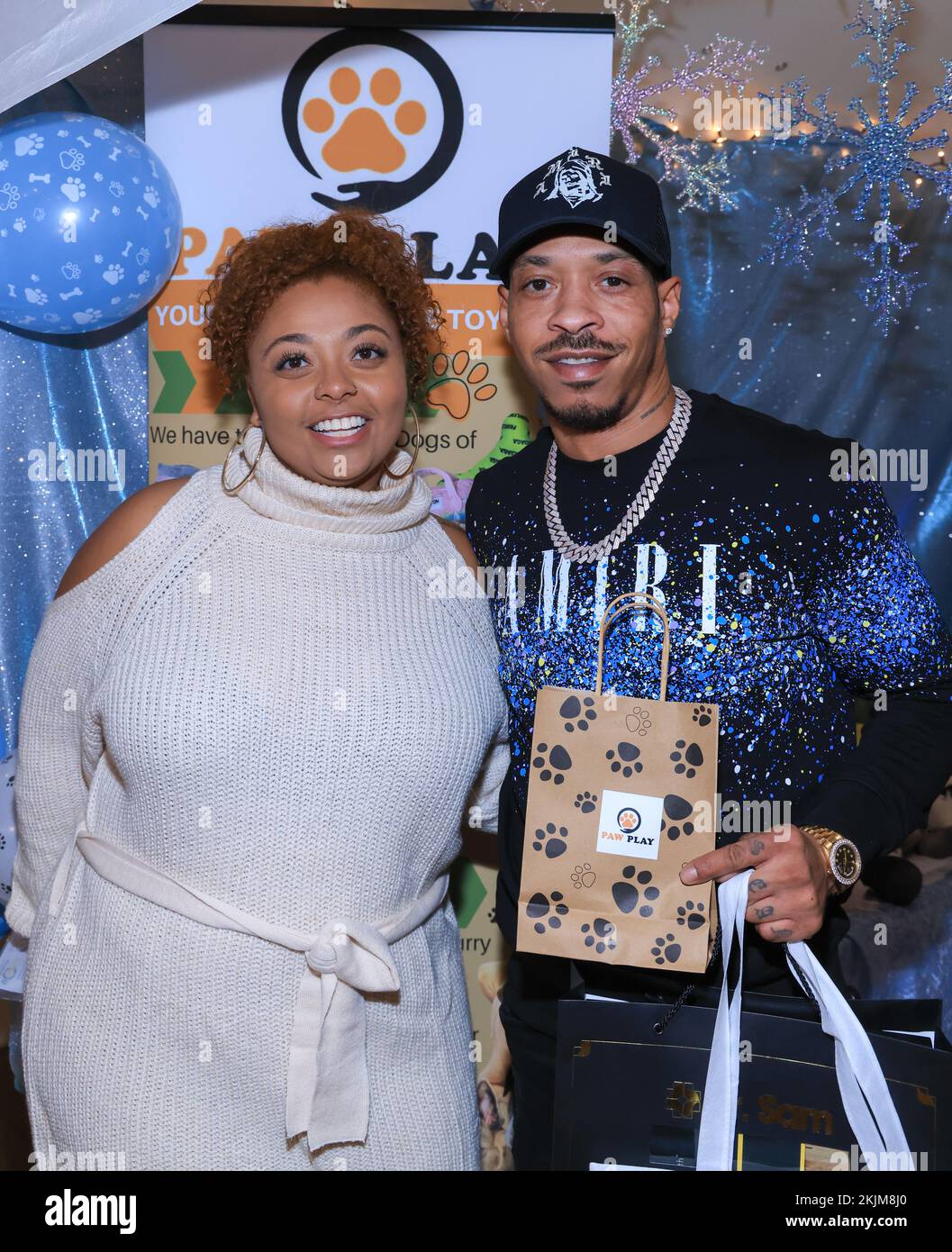 Los Angeles, California, USA. November 19th, 2022. A representative of ...