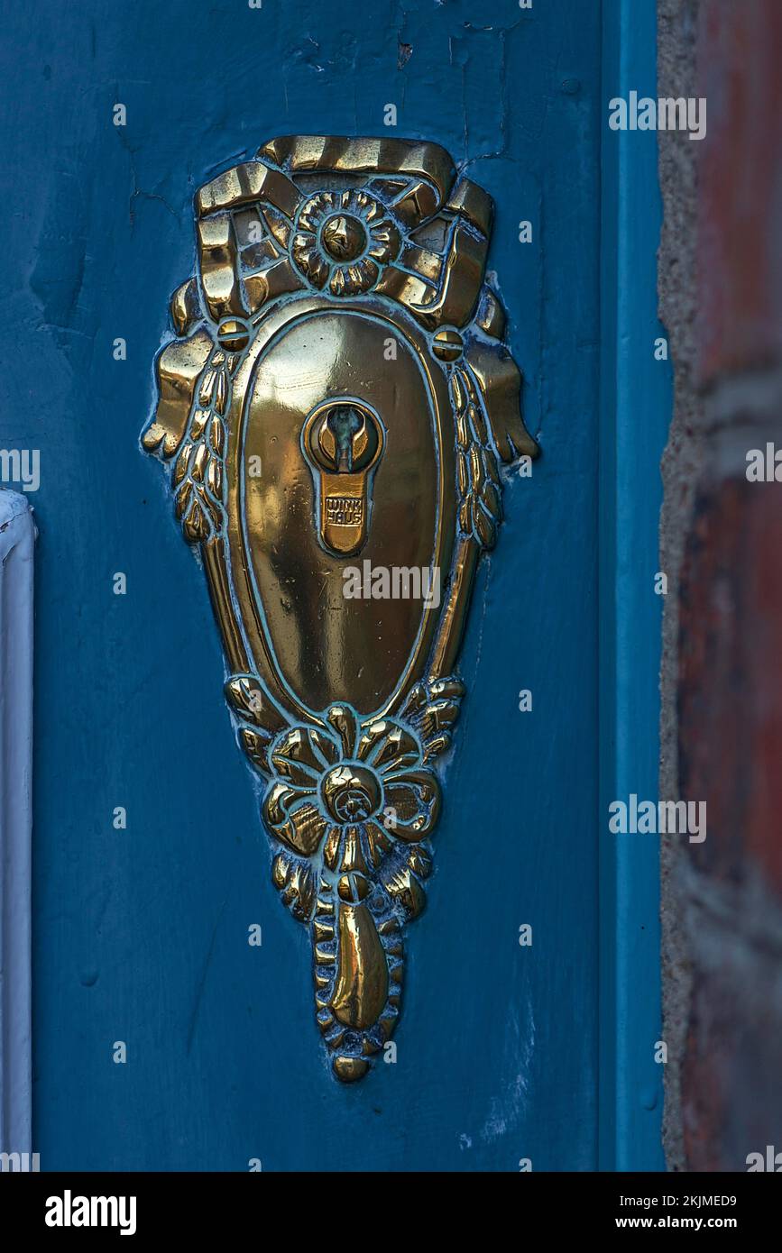 Ancient door lock hi-res stock photography and images - Alamy