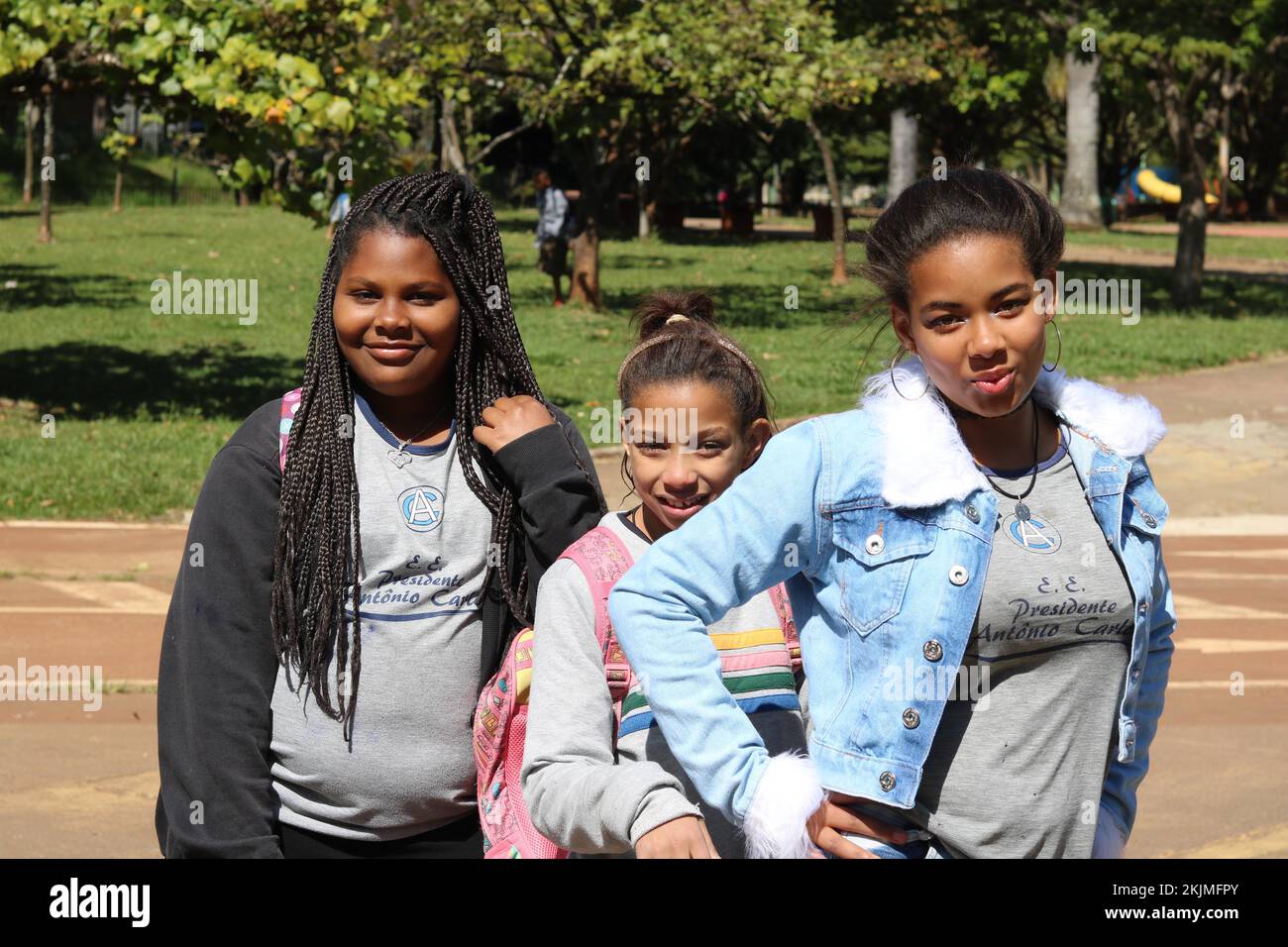 Favela girls hi-res stock photography and images - Alamy