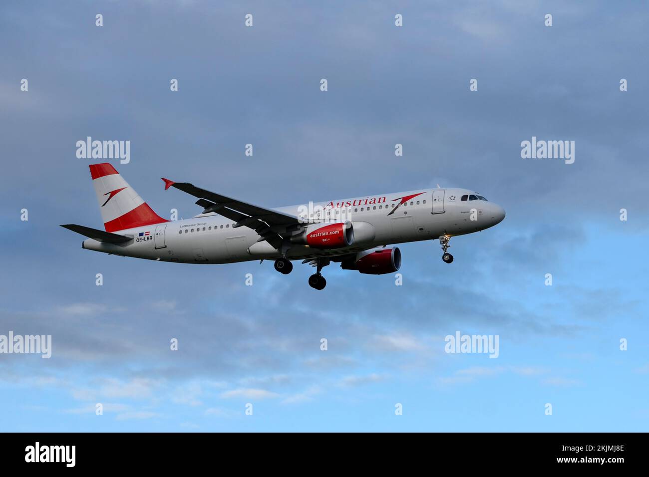 Austrian airbus a320 passenger hi-res stock photography and images - Alamy