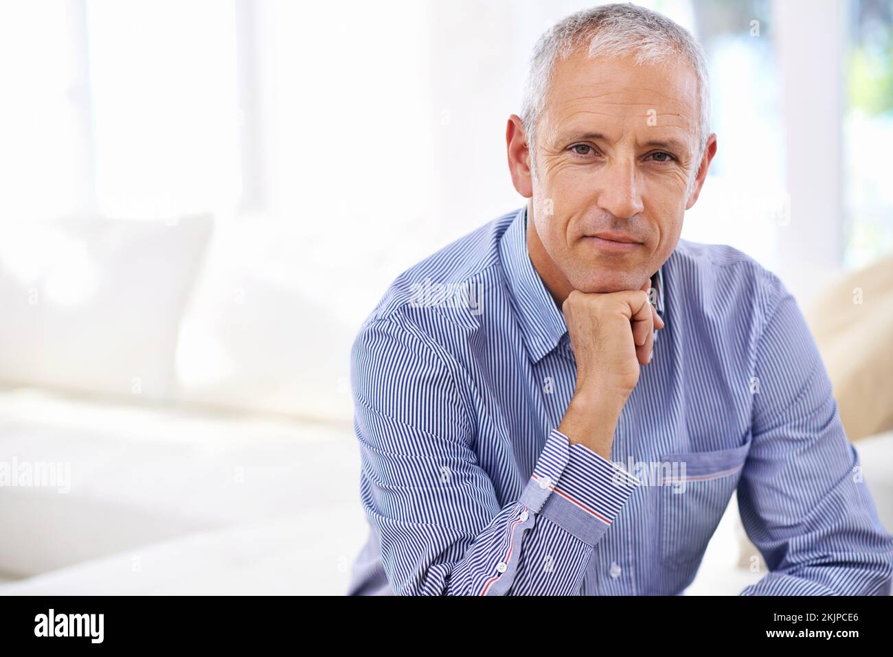 Portrait mature man thinking hi-res stock photography and images - Alamy