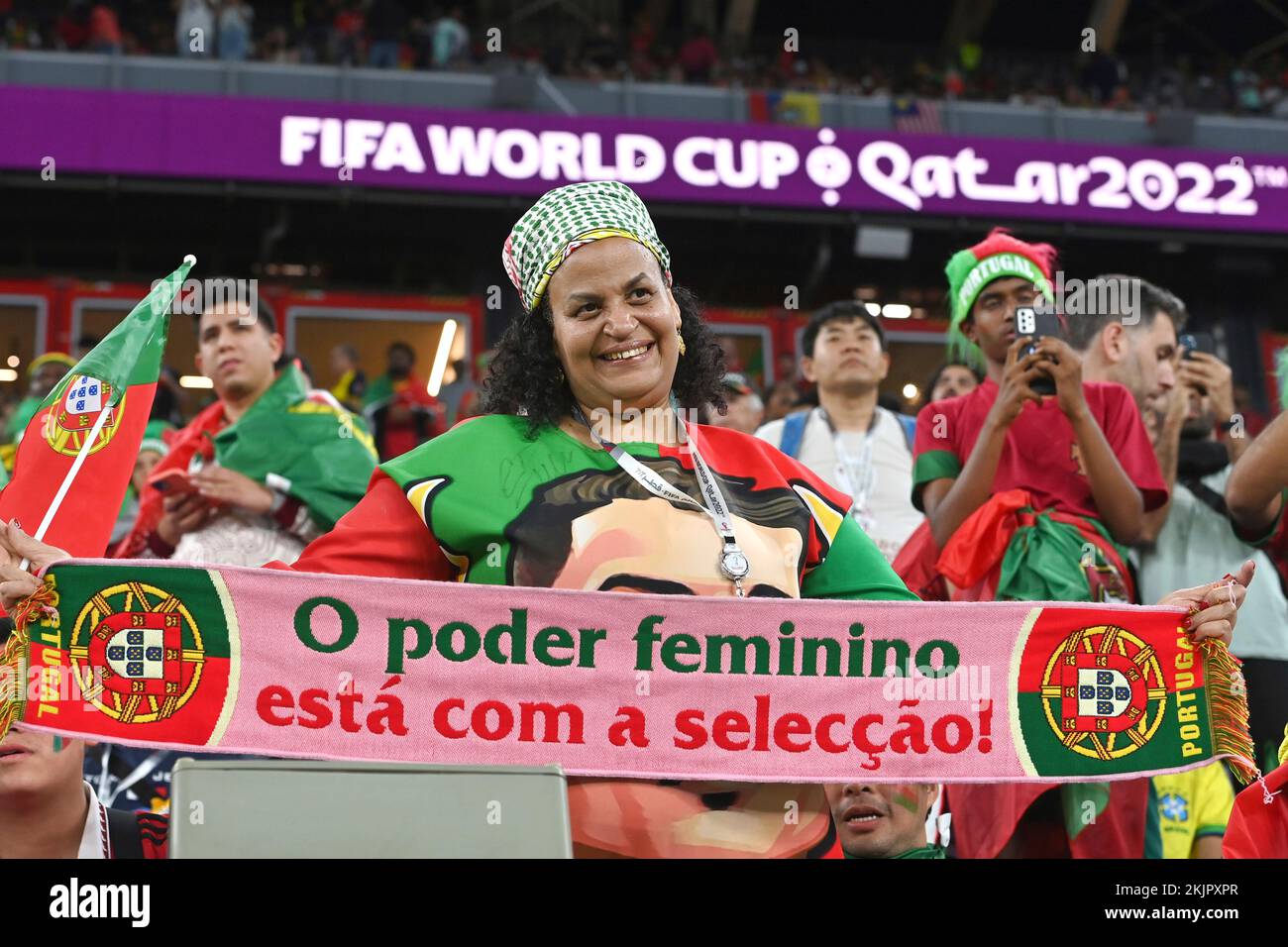 Dpa female portuguese soccer fan hi-res stock photography and images ...