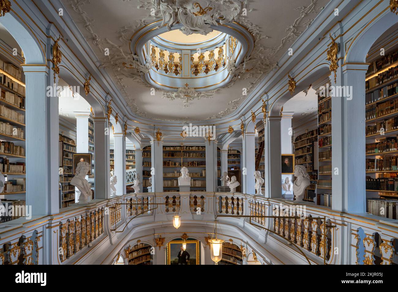 Herzogin Anna Amalia Bibliothek und Rokokosaal Weimar Stock Photo - Alamy