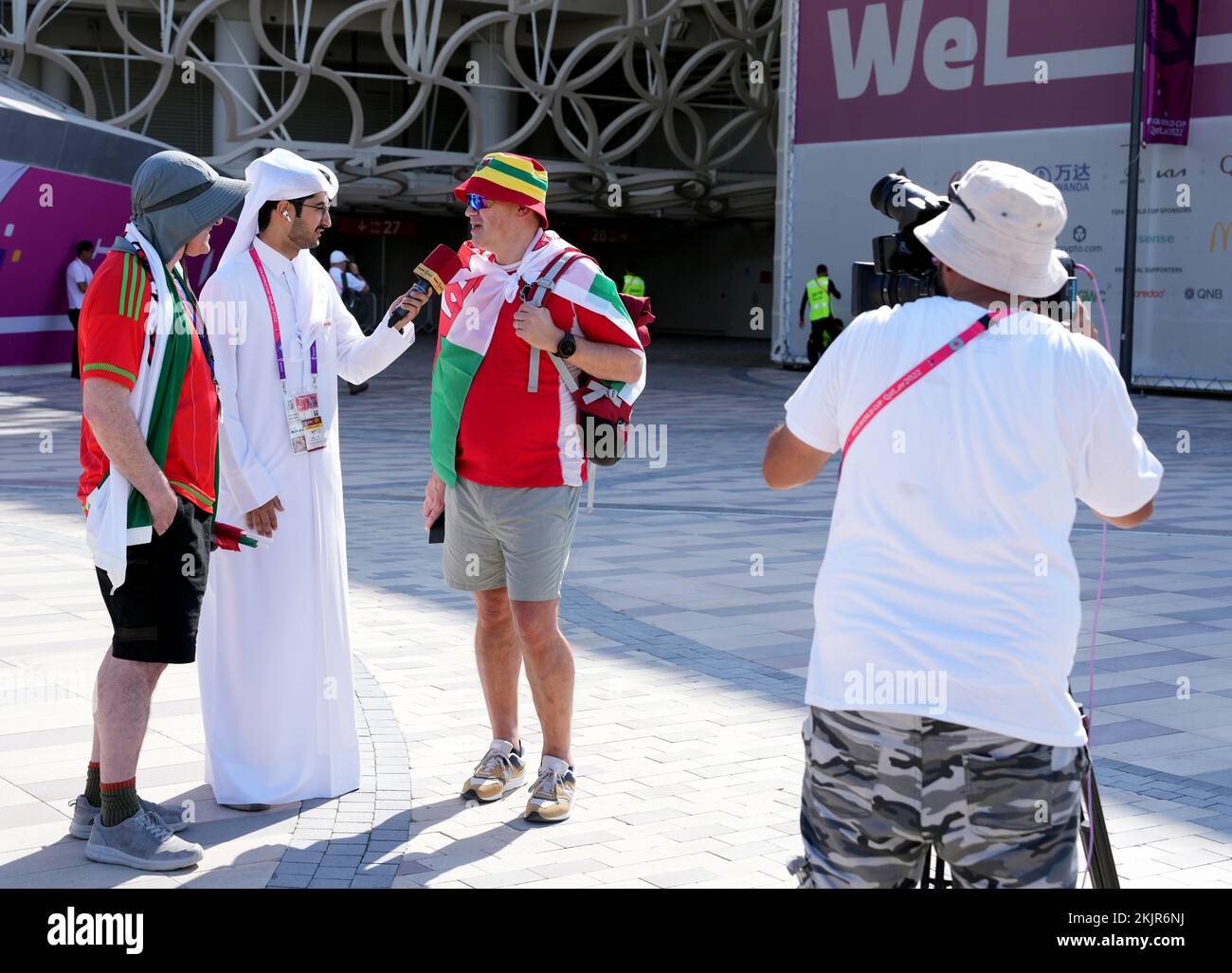 Wales football bucket hat hi-res stock photography and images - Alamy