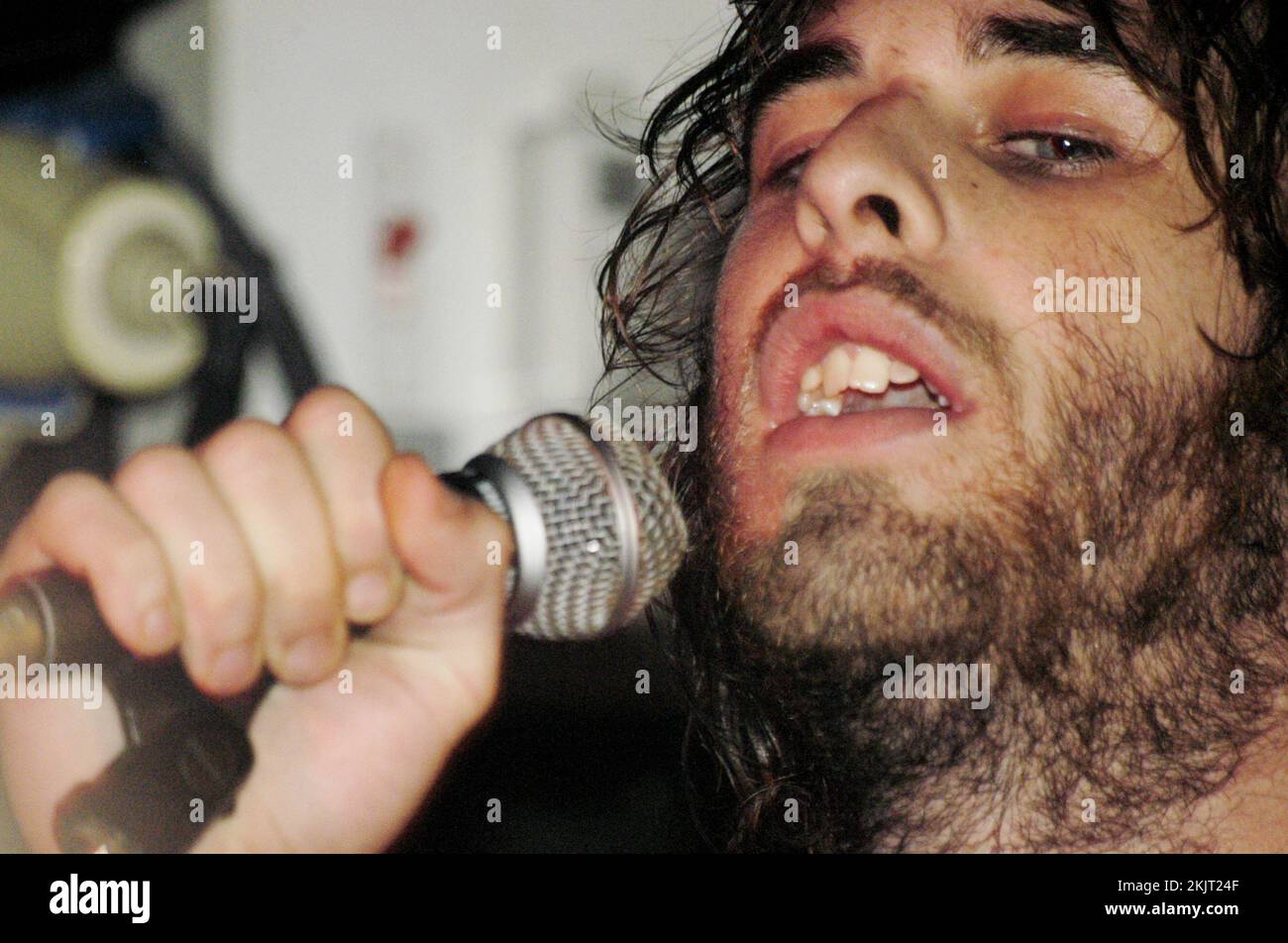 CHRIS CESTER, JET, CONCERT, 2003: A young hairy Chris Cester of ...