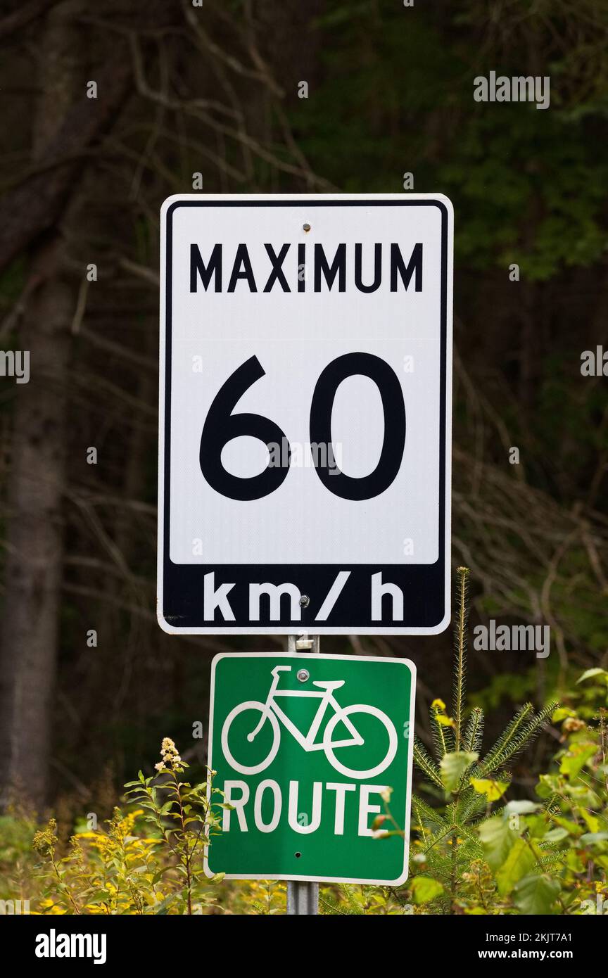 Speed sign marks hi-res stock photography and images - Alamy