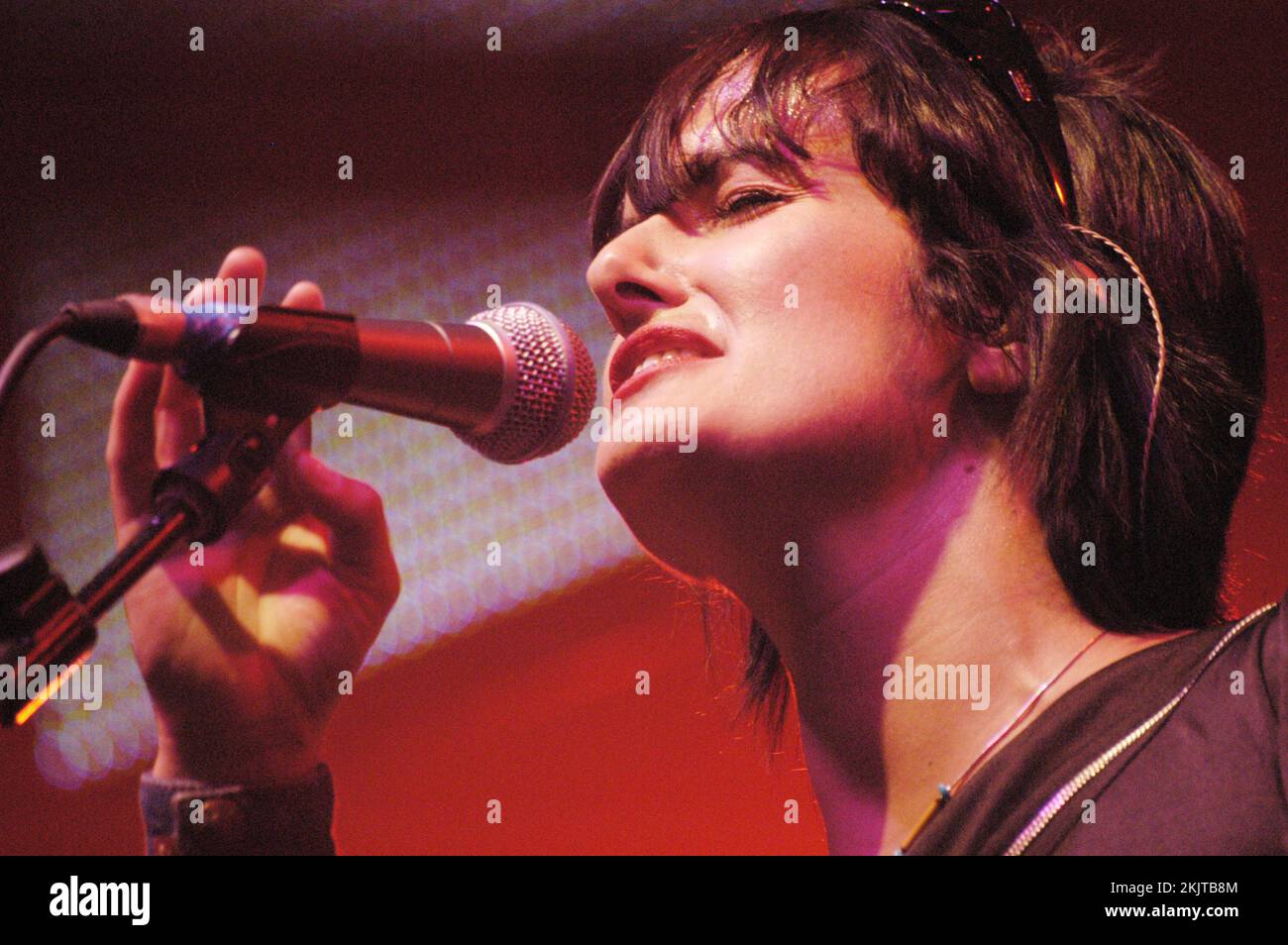 Singer songwriter sian evans hi-res stock photography and images - Alamy